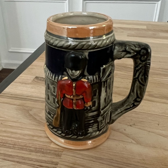 Vintage | Dining | English Motif Mug Guard Palace Scene Vintage ...